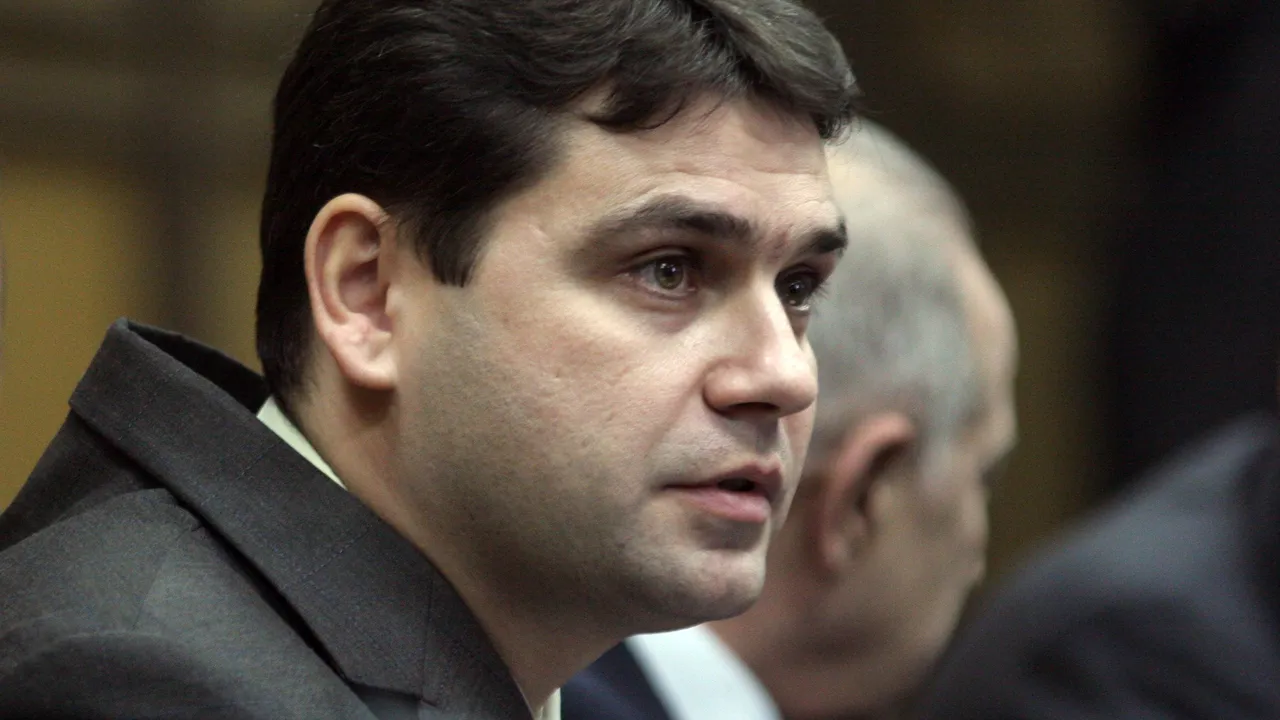 PC are 5 secretari de stat şi 2 subsecretari de stat, între aceştia ...