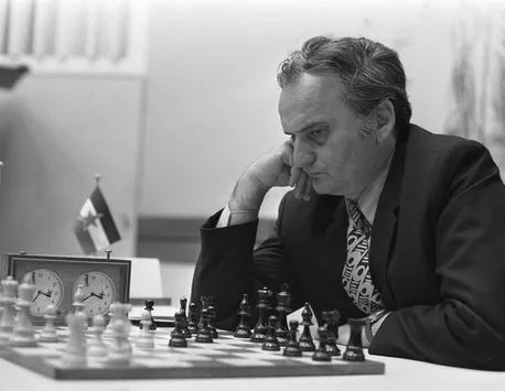 Compunerea unui elev care te va face să te tăvăleşti pe jos de râs ...