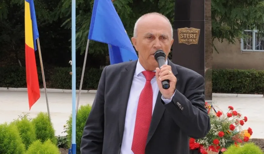 Mircea Cosma a dezvelit în Republica Moldova bustul marelui patriot ...