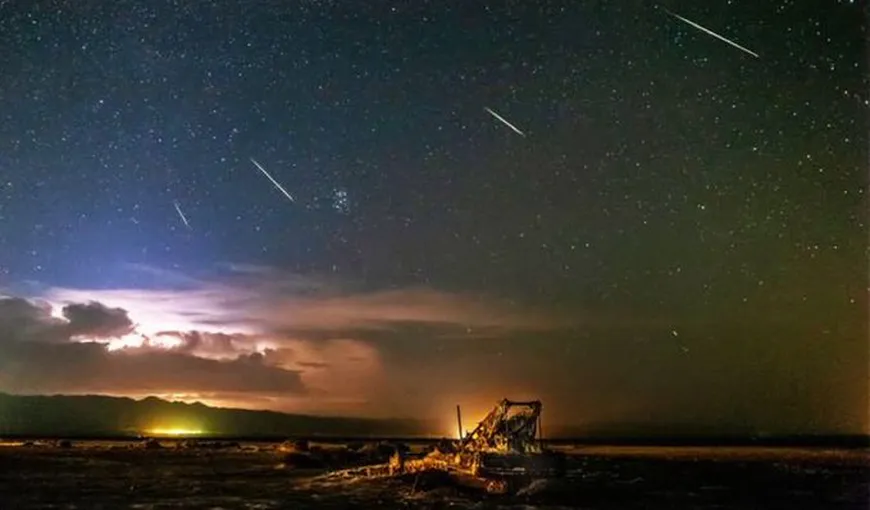 Ploaie de stele la noapte, fenomen astronomic spectaculos. Putem vedea ...